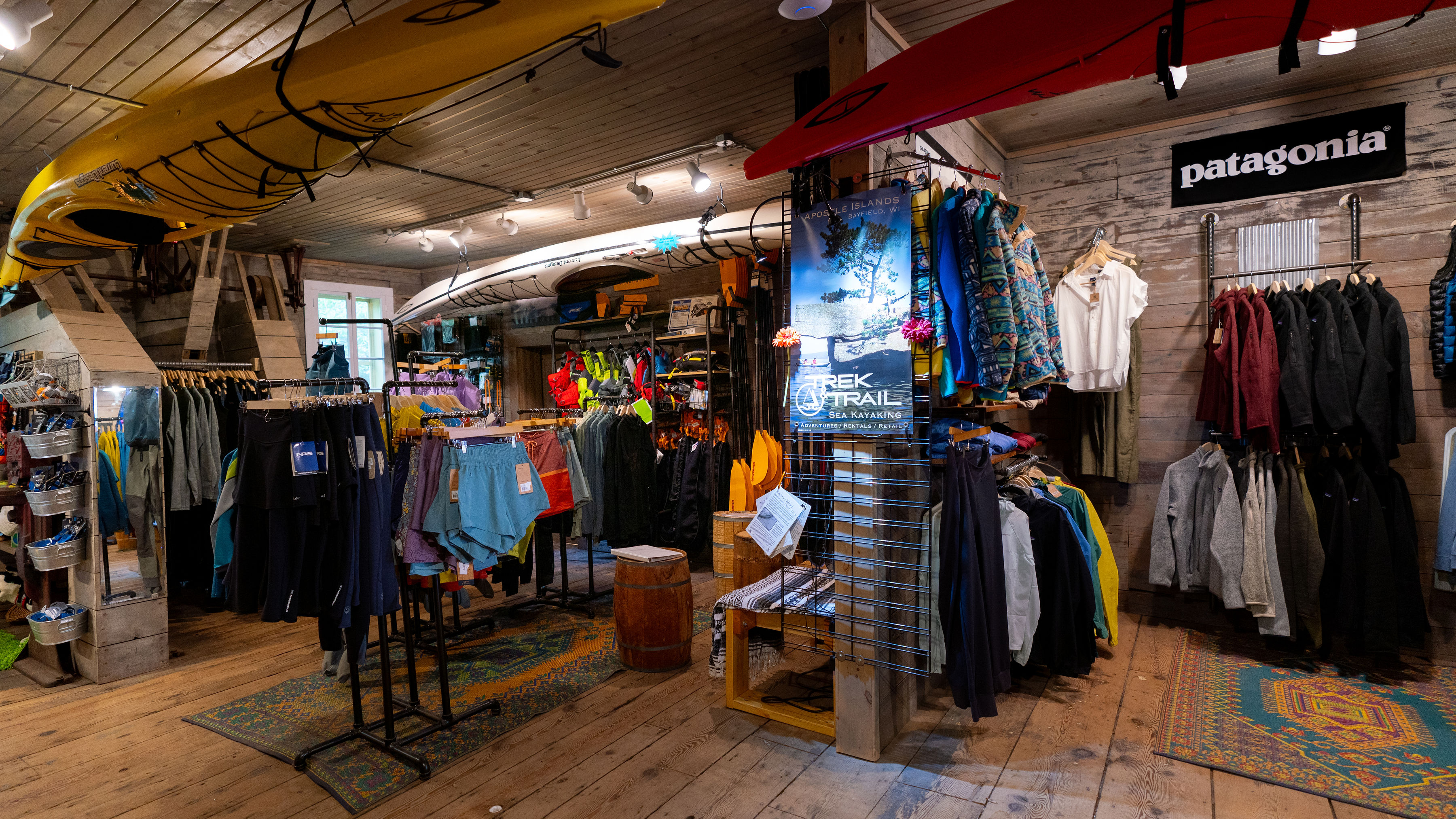 Trek & Trail - Apostle Islands Sea Cave Tours